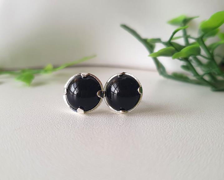 Significado da Pedra Azeviche - Tudo Sobre suas Energias e Usos