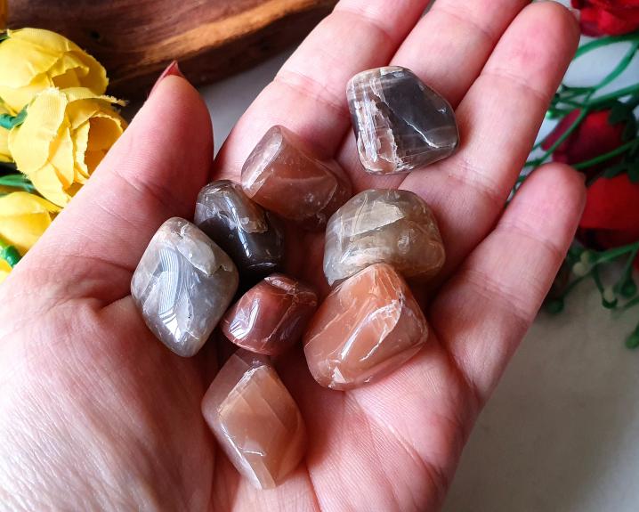 Significado da Pedra da Lua - Saiba Tudo Sobre Esta Pedra Mística