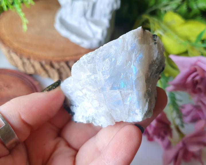 Significado da Pedra da Lua - Saiba Tudo Sobre Esta Pedra Mística