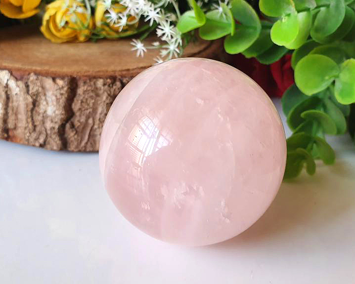 Tudo Sobre o Quartzo Rosa - Significado, Energias e Usos