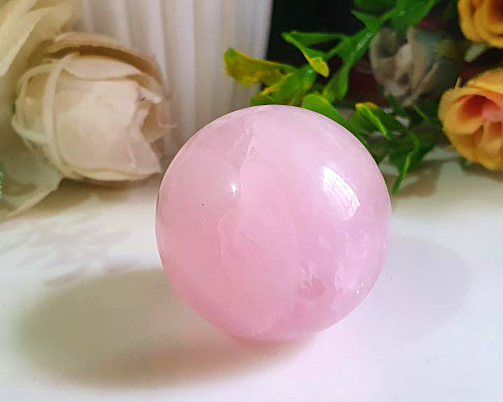 Tudo Sobre o Quartzo Rosa - Significado, Energias e Usos